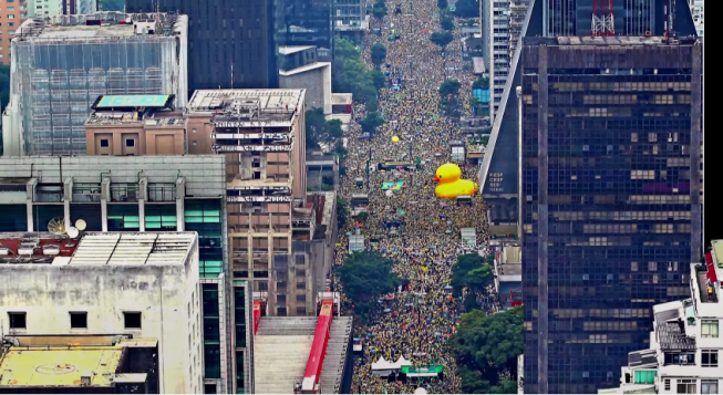 Estadão traz capa histórica em nova campanha